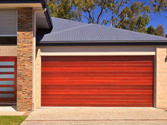 Sectional Panel & Panelift Garage Doors | B&D Accredited Dealer